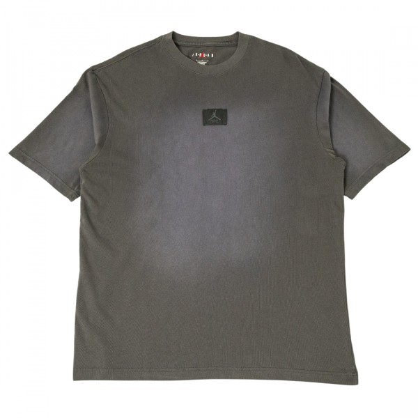 jordan men jordan essentials washed 85 tee iron grey