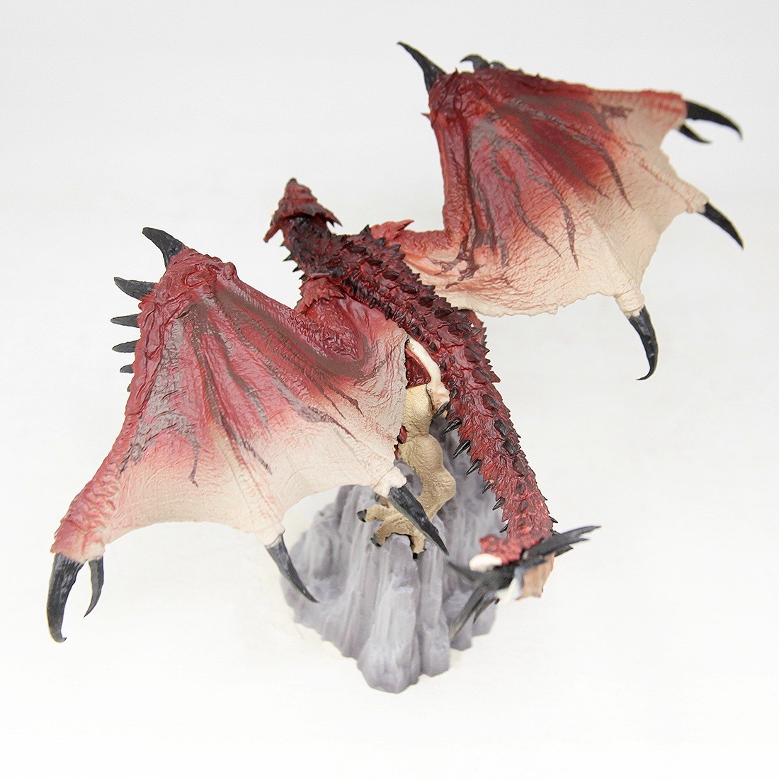 Bandai Ichibansho Monster Hunter Rathalos Figure red