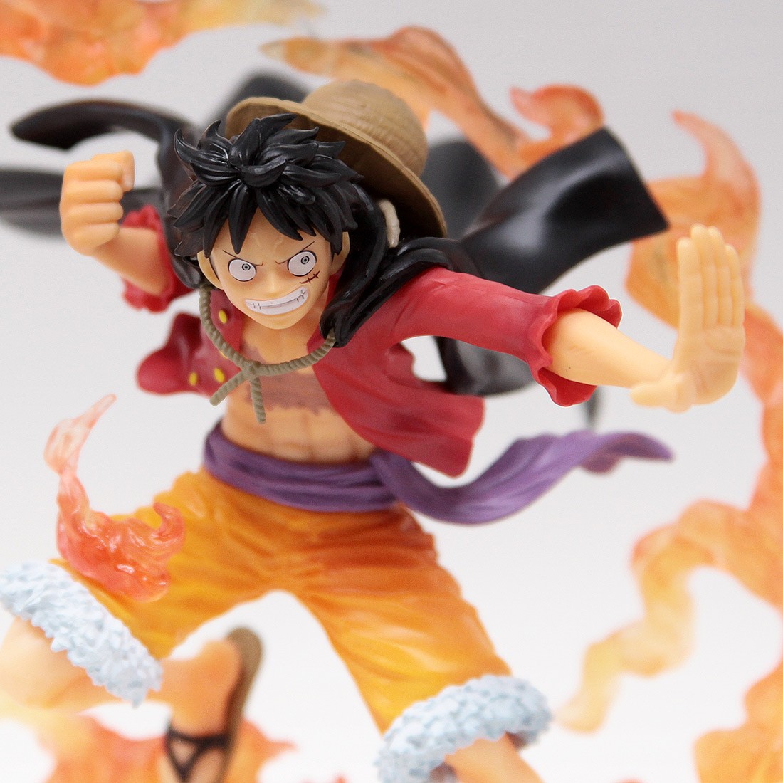 Bandai Ichibansho One Piece Monkey D. Luffy Duel Memories Figure orange